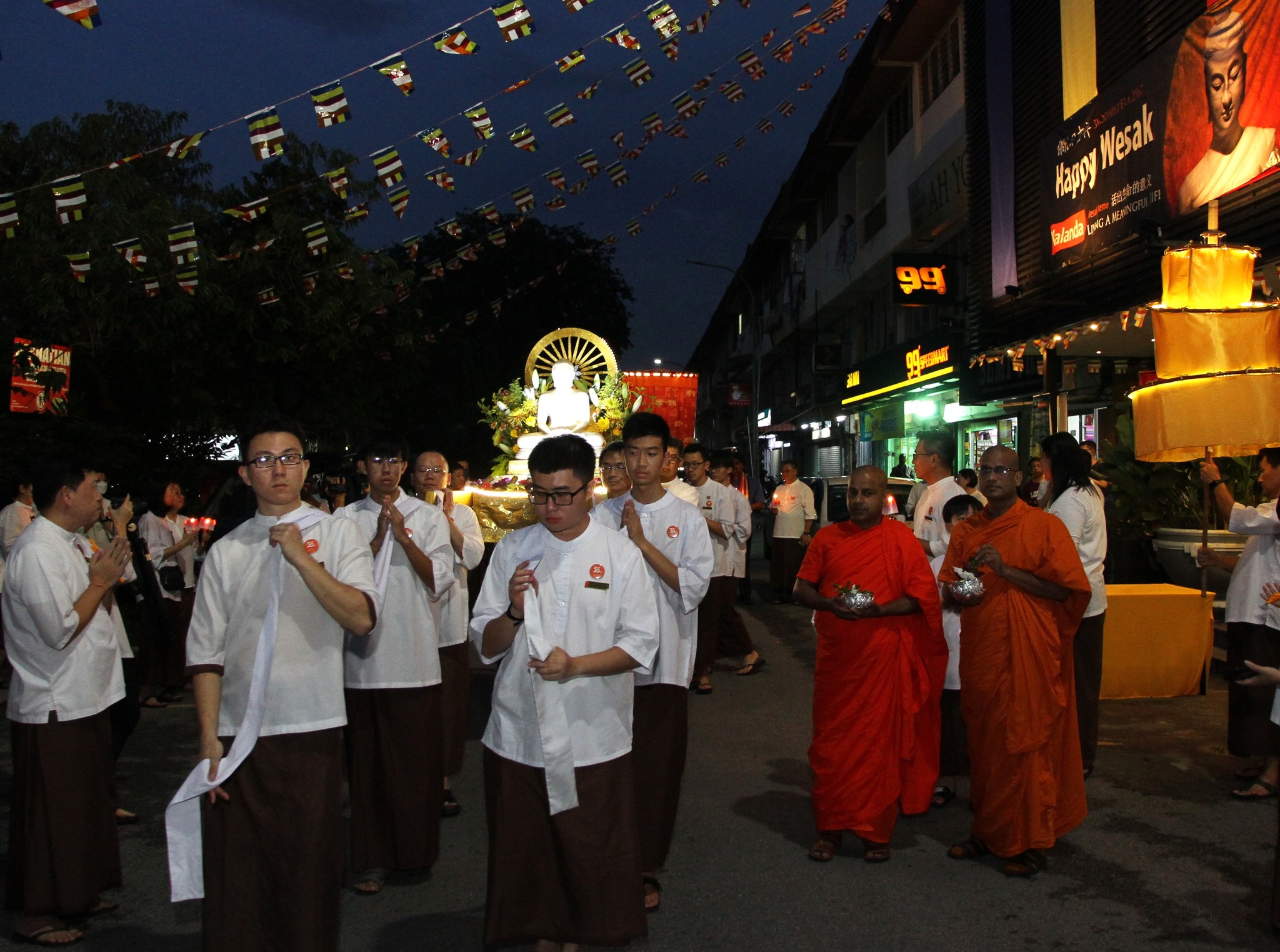 Community comes together for Heritage Procession – Nalanda Buddhist Society