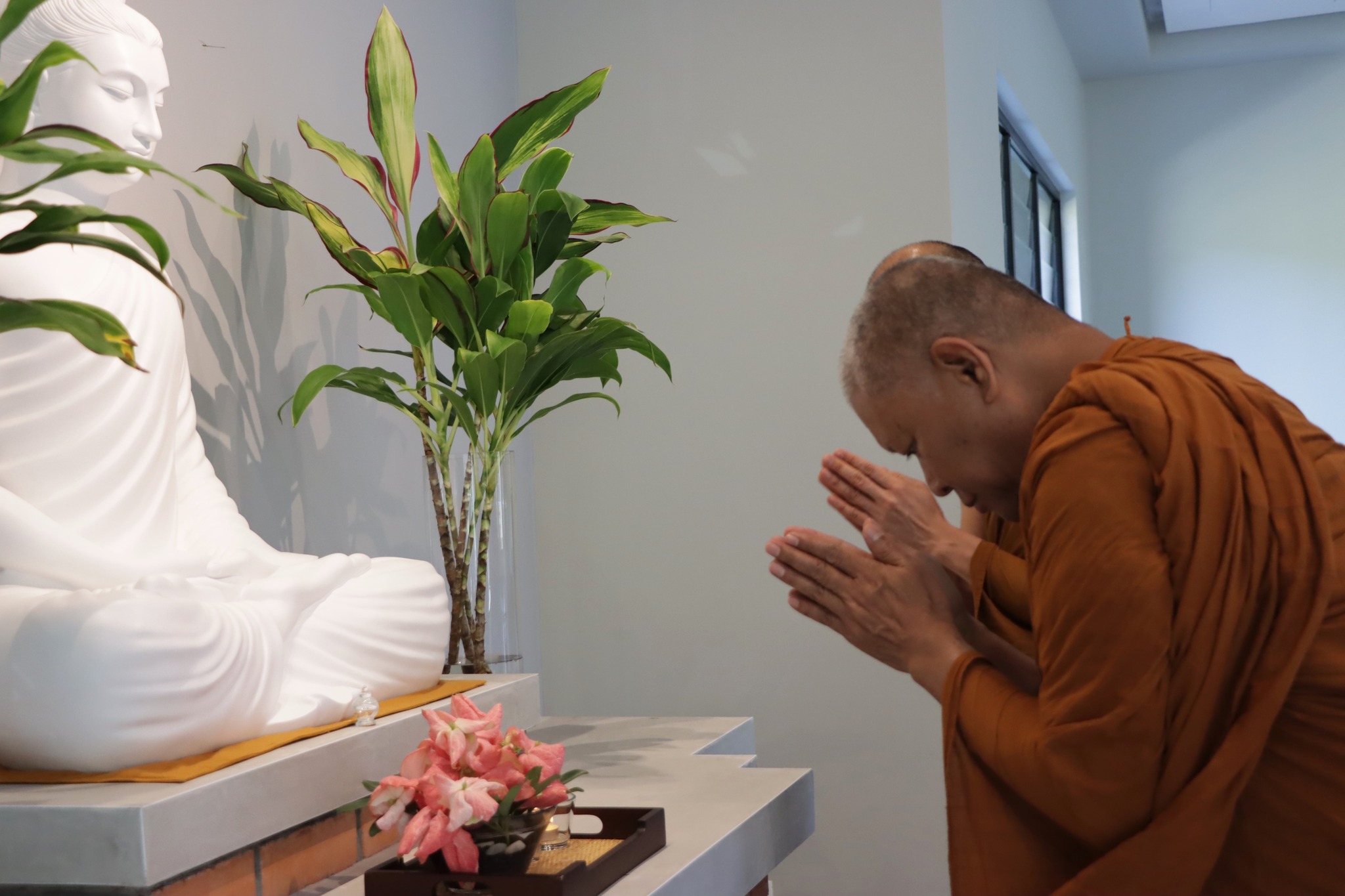 Thai forest monks visit Wisdom Park – Nalanda Buddhist Society