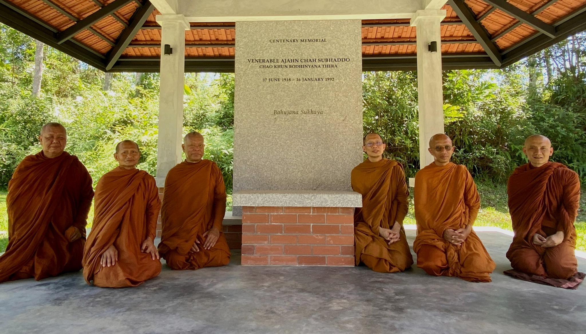 Thai forest monks visit Wisdom Park – Nalanda Buddhist Society