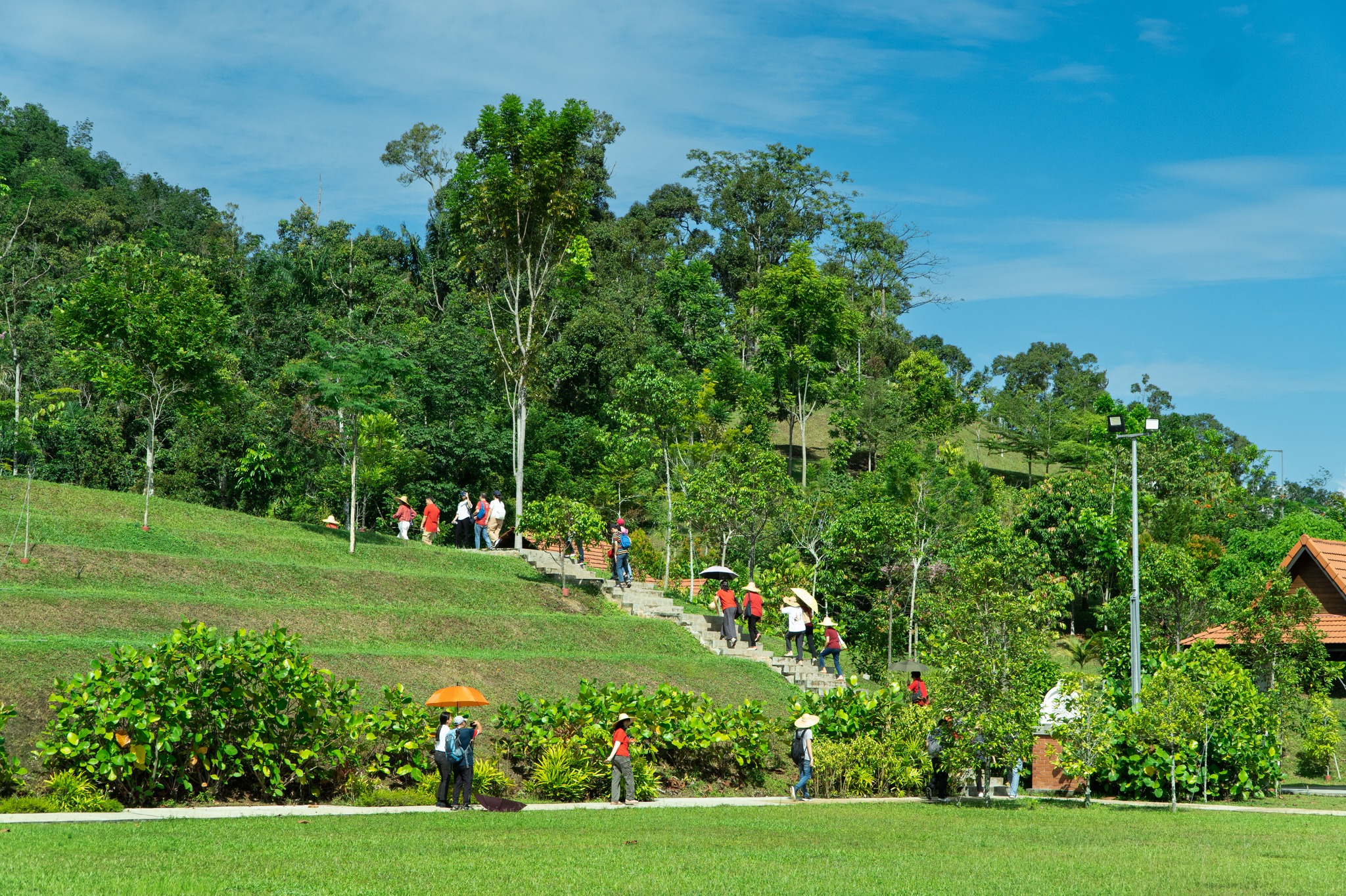 Buddhist community tours Wisdom Park on ‘Open Day’ – Nalanda Buddhist ...