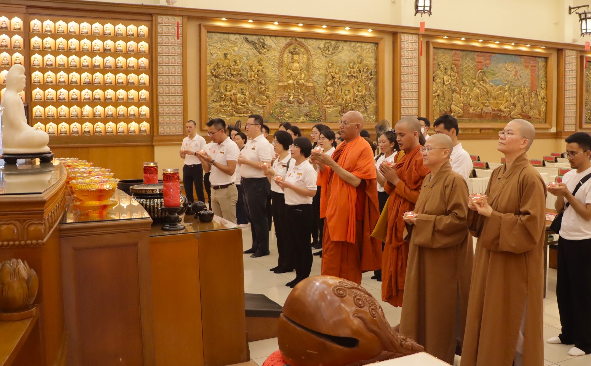 Ven. Sanghasena and Nalanda leaders visit Fo Guang Shan Dong Zen Temple ...