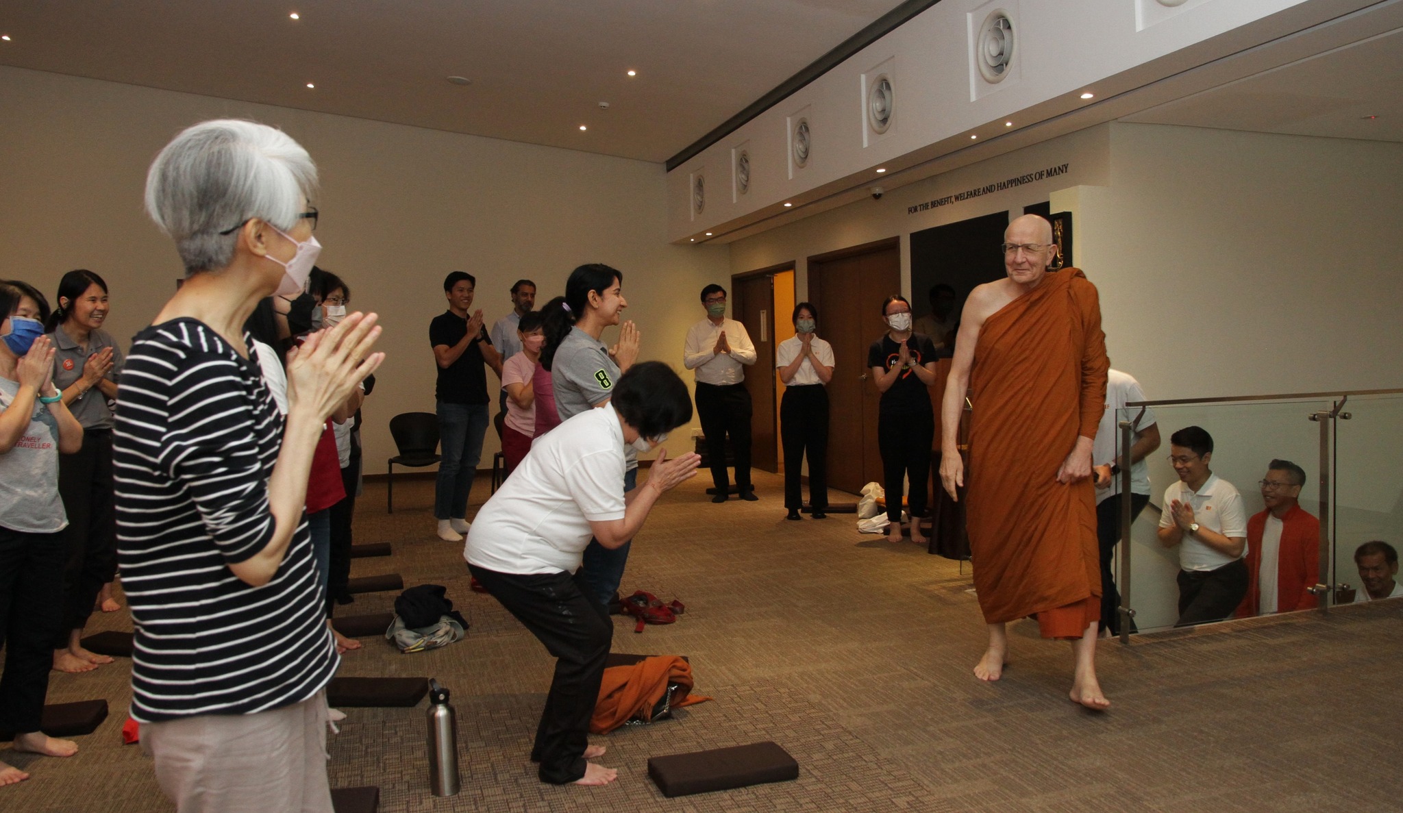 Luang Por Viradhammo talks about awareness – Nalanda Buddhist Society