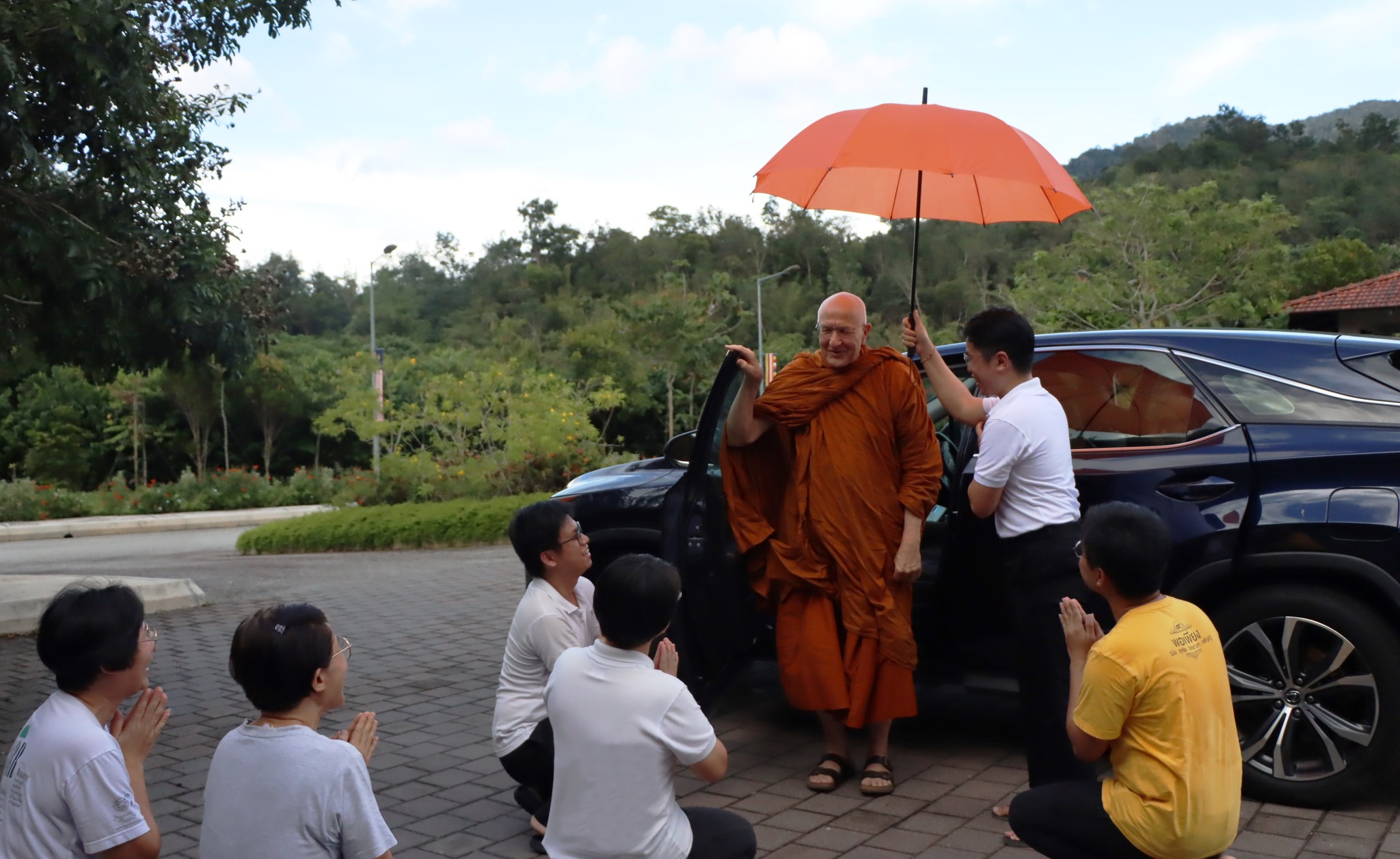 Meditation retreat led by Luang Por Viradhammo – Nalanda Buddhist Society