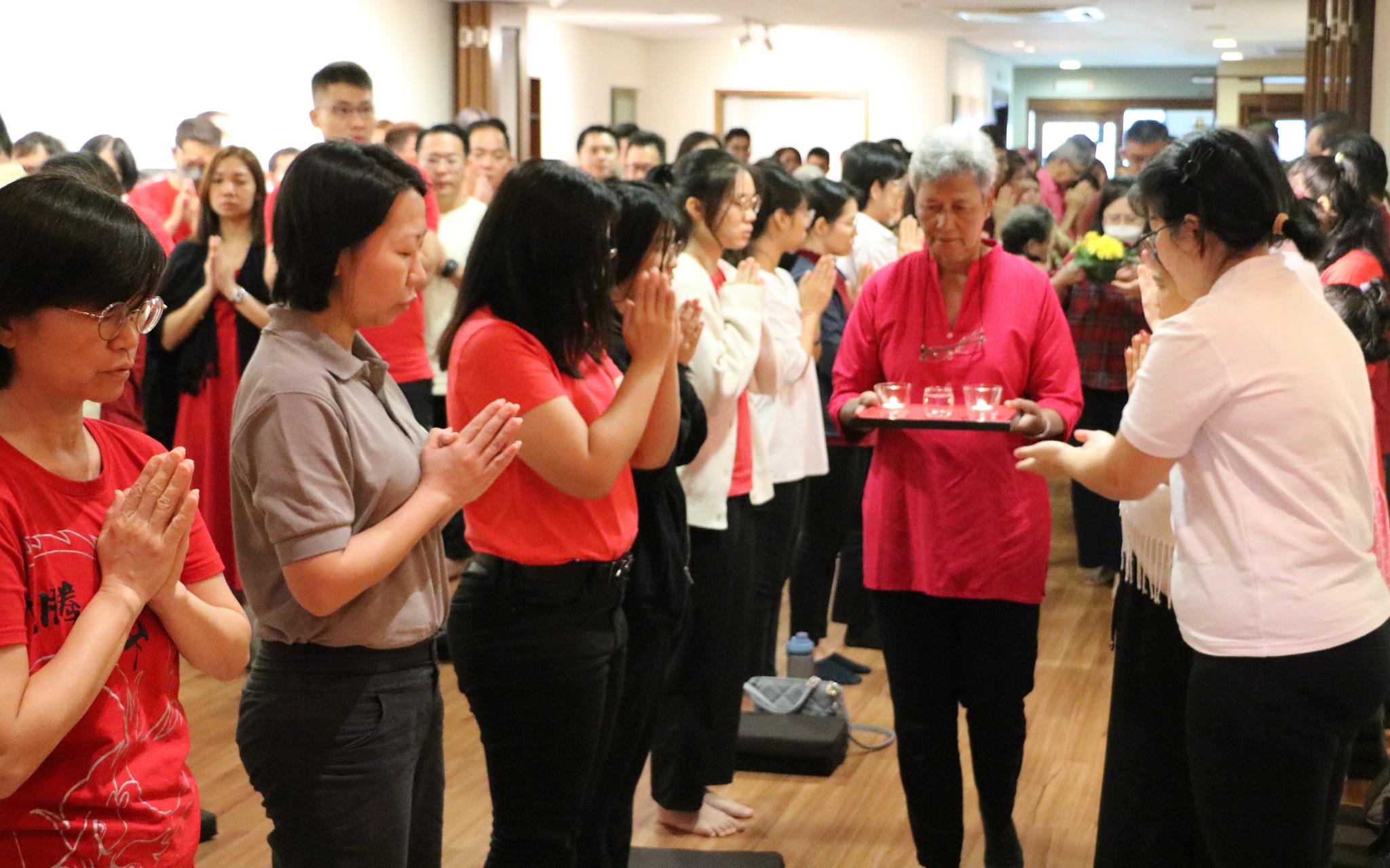 Bountiful joy & gratitude at tea-ceremony – Nalanda Buddhist Society